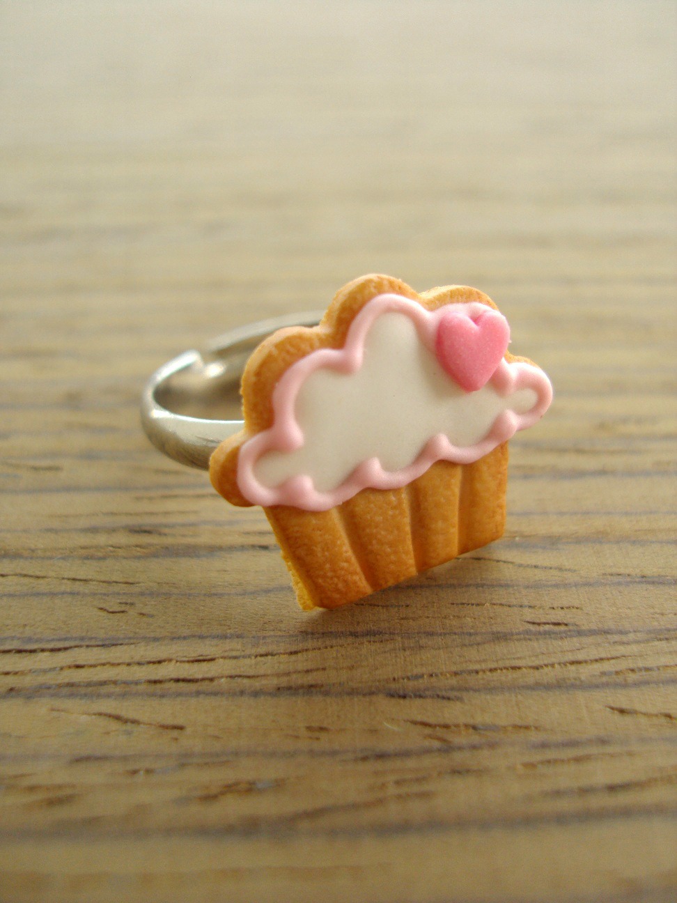 Cupcake Cookie Ring - Pink Heart To The Right on Luulla