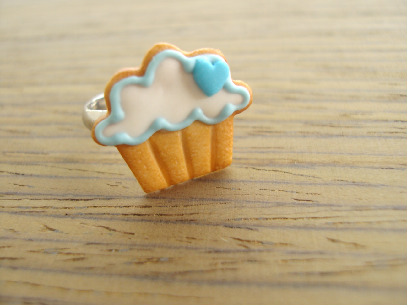 Cupcake Cookie Ring - Blue Heart To The Right on Luulla