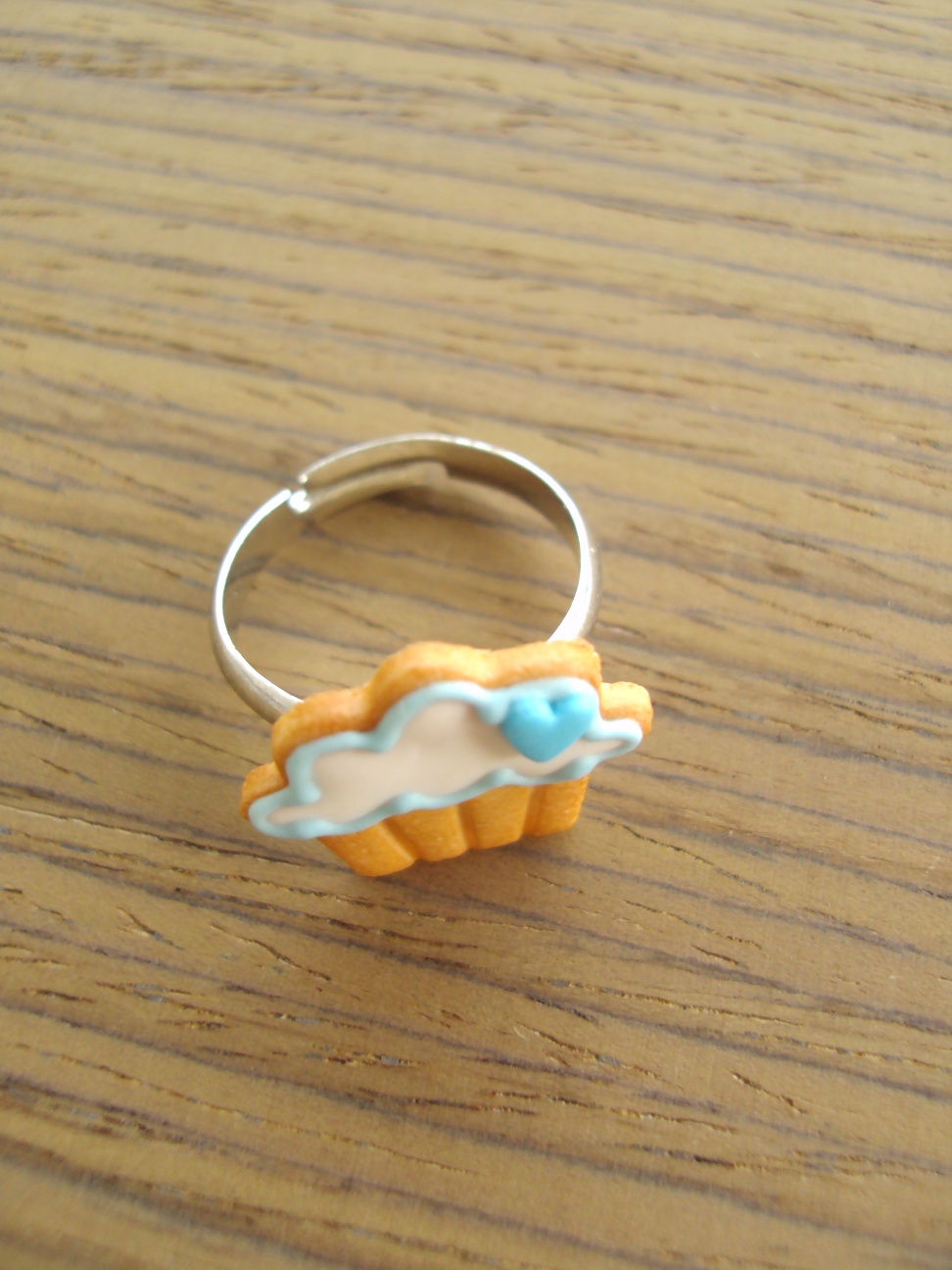 Cupcake Cookie Ring - Blue Heart To The Right on Luulla