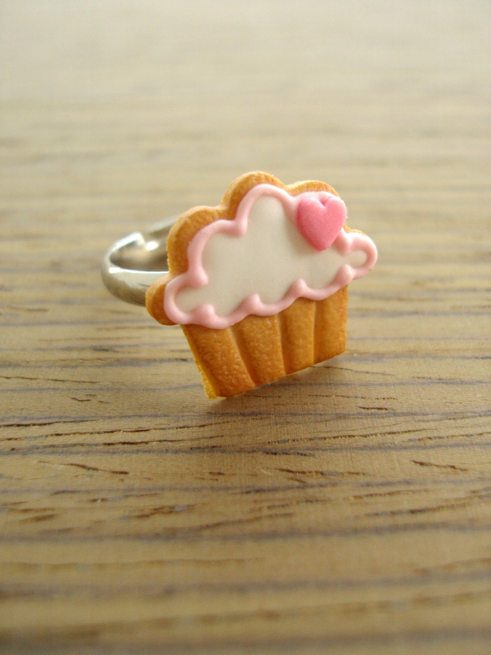 Cupcake Cookie Ring - Pink Heart To The Right on Luulla